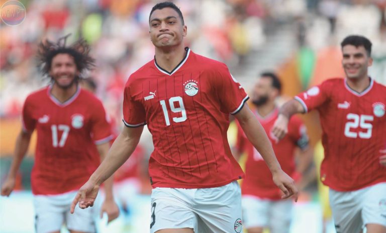 Dream league soccer Latest kits and logo