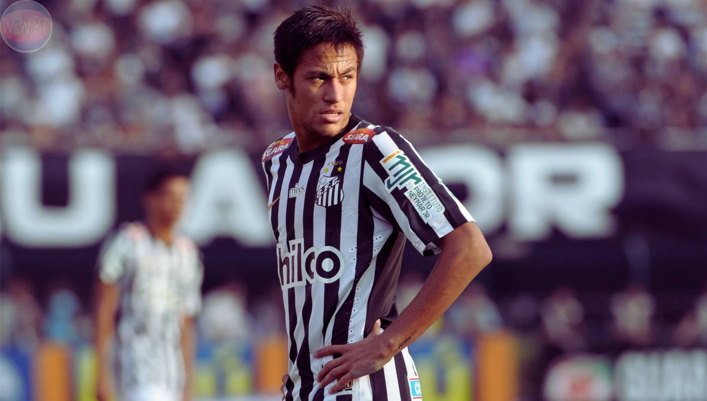 Dream league soccer Latest kits and logo