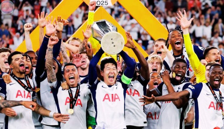 Dream league soccer Latest kits and logo