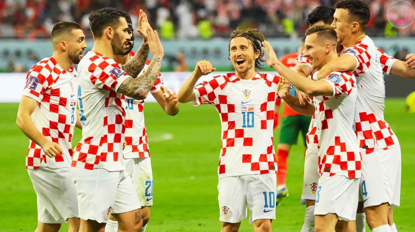 Dream league soccer Latest kits and logo